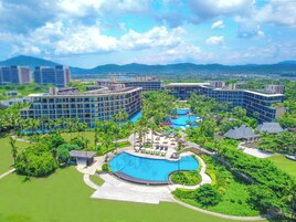 4 piscinas exteriores