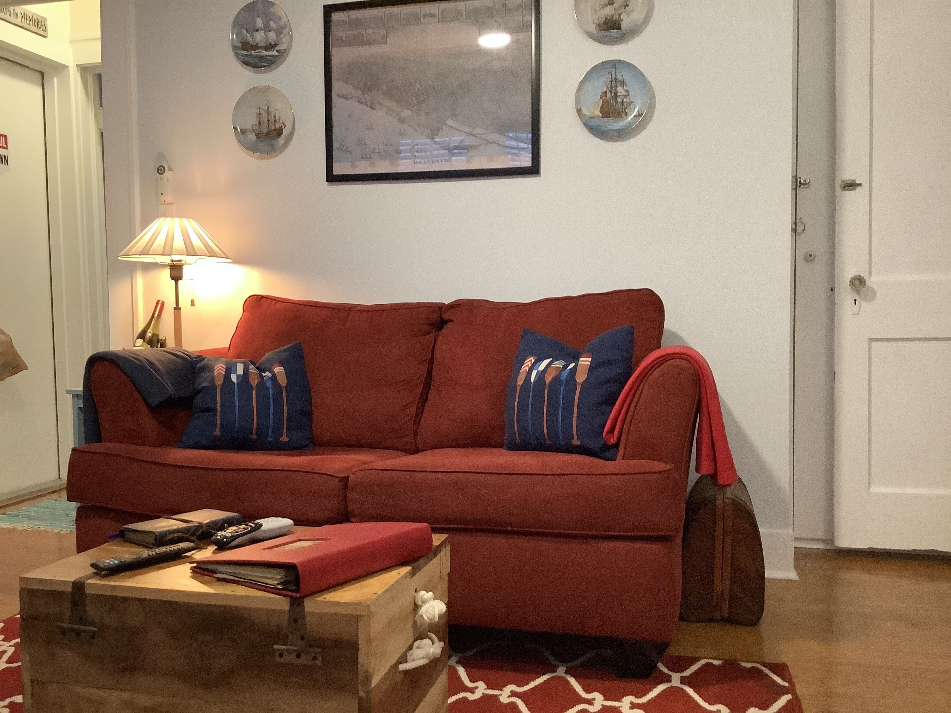 Captains Quarters, 1921 Romantic Couples Suite, 2 Minute Walk To Beach - Rock & Roll, Galveston