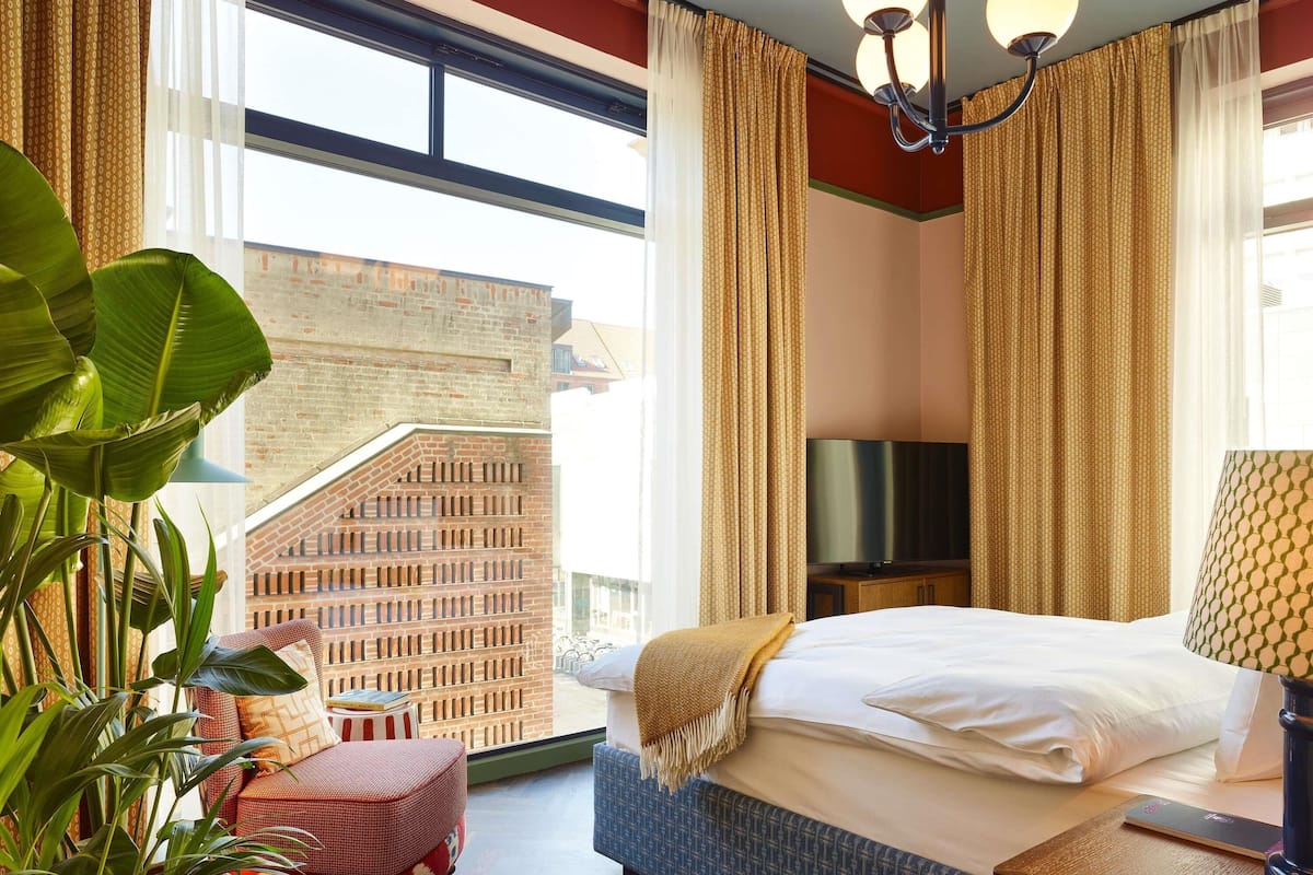 Gigantic | Minibar grátis, cofre no quarto, Wi-fi grátis, roupa de cama fornecida