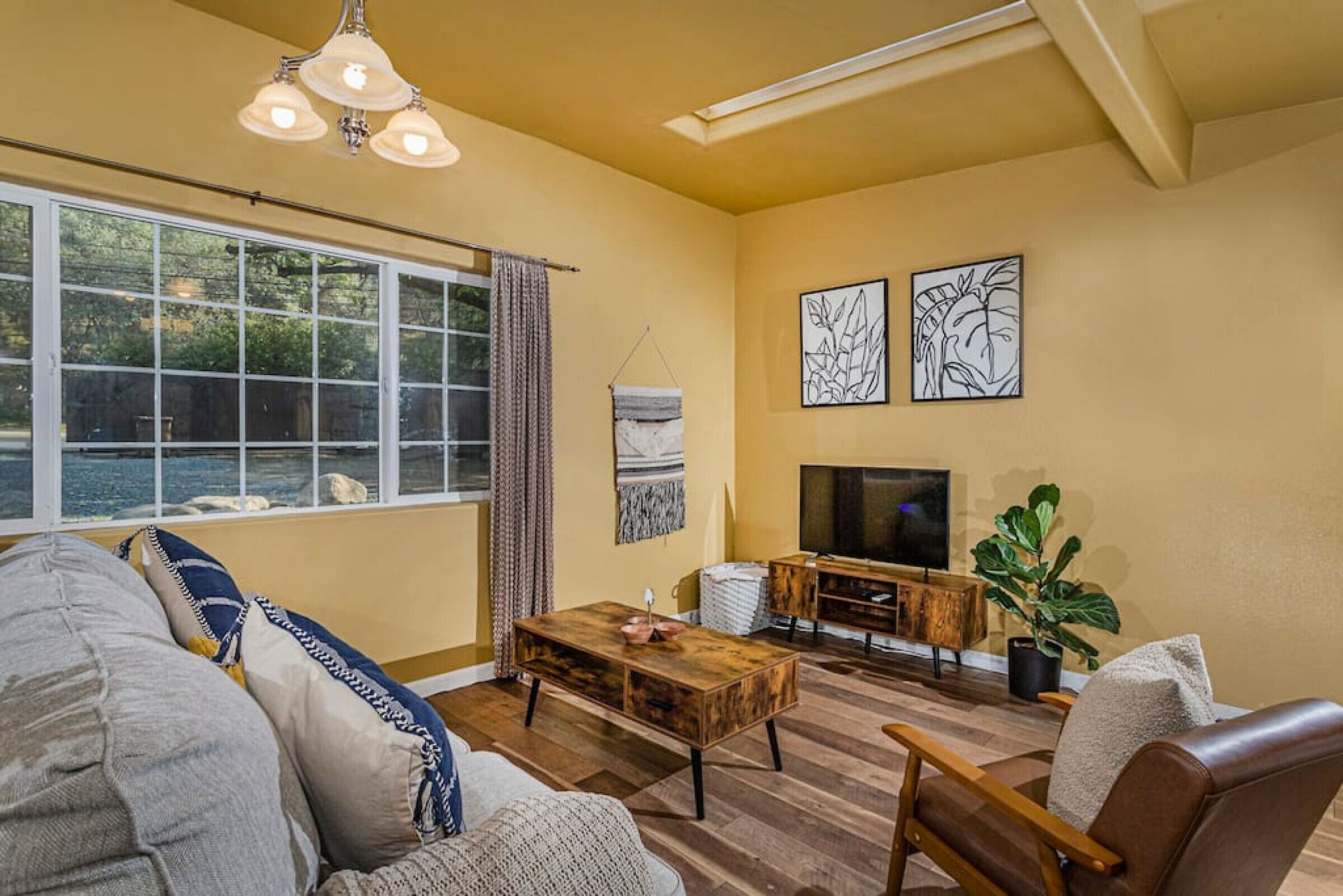 Sequoia Riverfront House With Beach Access!! - Three Rivers, CA