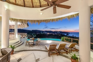 Villa, várias camas (2090 - Villa Eugenio) | Varanda