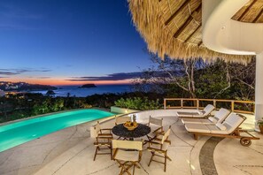 Villa, várias camas (2090 - Villa Eugenio) | Varanda