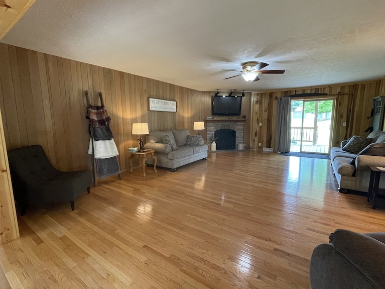 Whitetail Retreat - Audra State Park, Buckhannon