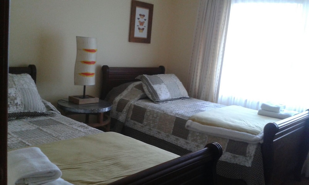 Swiss Chalet-like Home - Labranza
