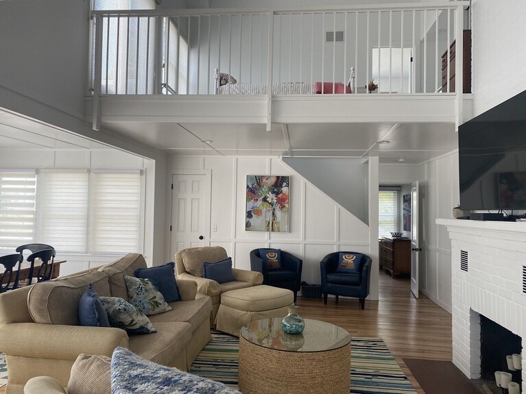 Beautiful Lake Michigan Beach House Just A 5-minute Walk To The Waters Edge! - Muskegon, MI