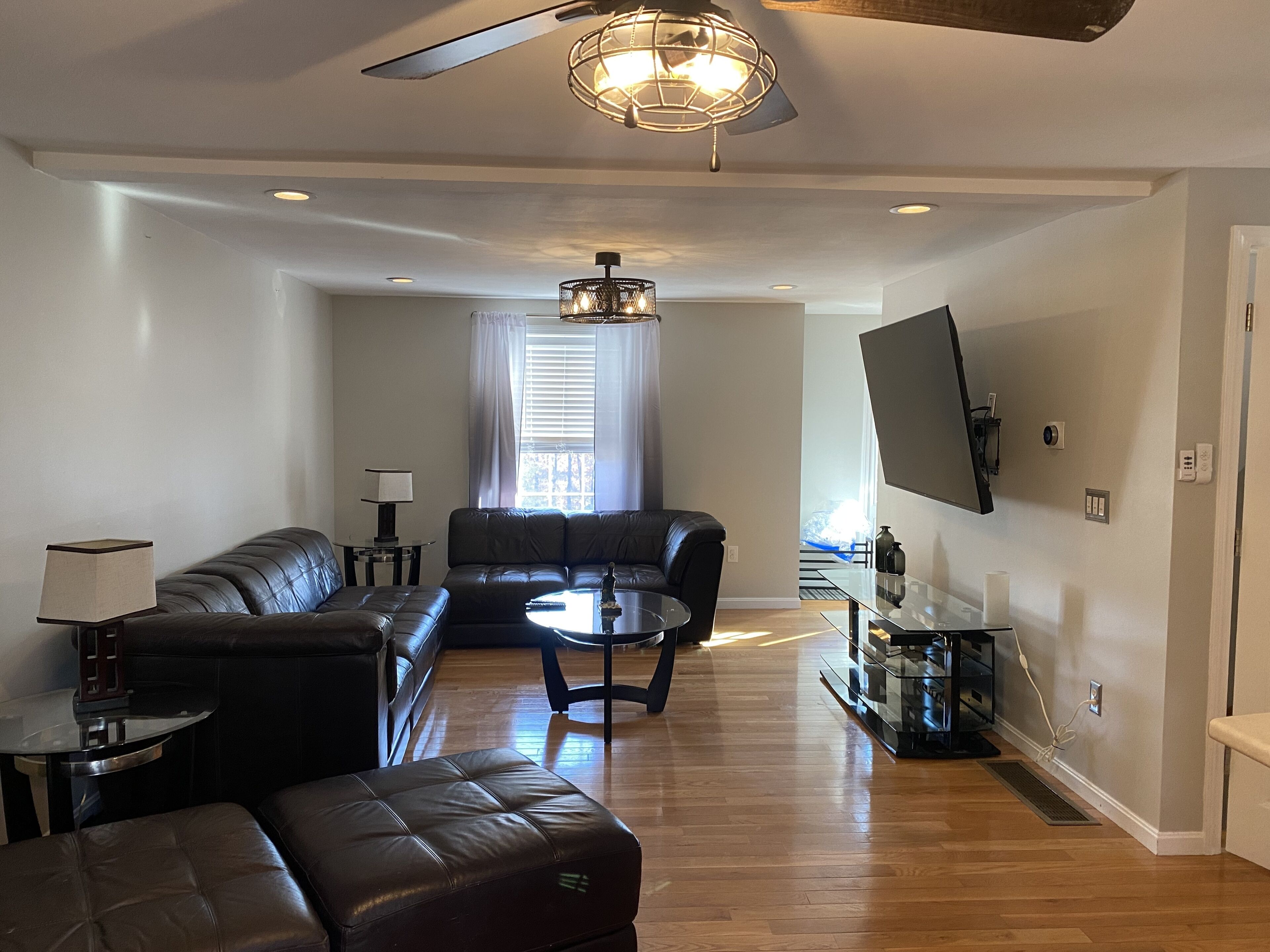 Home Away From Home-7 Mins From Downtown - Manchester, NH