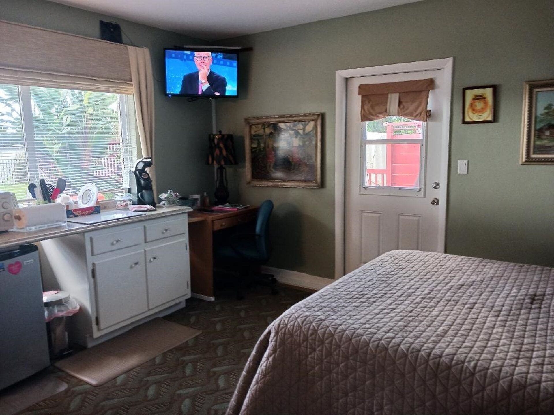 A Private Waterfront Setting, In The Middle Of 43 Acres On Lake Ida - Delray Beach, FL