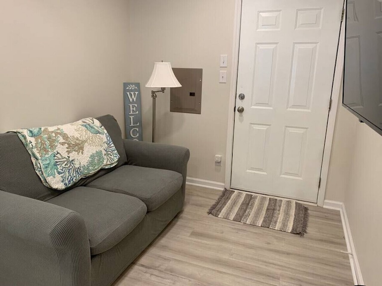 Private Beachy Tiny Home - Greenville, NC