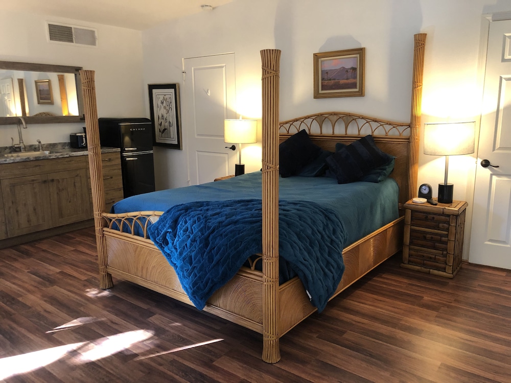 Serene, Ideally-located Studio Near El Paseo And Concert Grounds - Rancho Mirage, CA