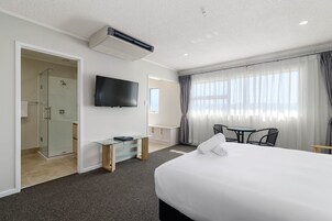 Estúdio luxo | Ferros/tábuas de passar roupa, berços grátis, Wi-Fi de cortesia