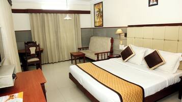 Quarto Duplo Deluxe, 1 quarto | 1 quarto, minibar, cofre no quarto, com decoração personalizada