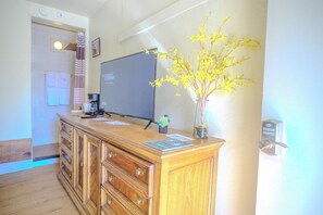 Quarto quádruplo família | Individualmente decorados, individualmente mobiliados, Wi-Fi de cortesia