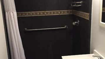 Quarto Duplo Standard | Casa de banho | Toalhas fornecidas