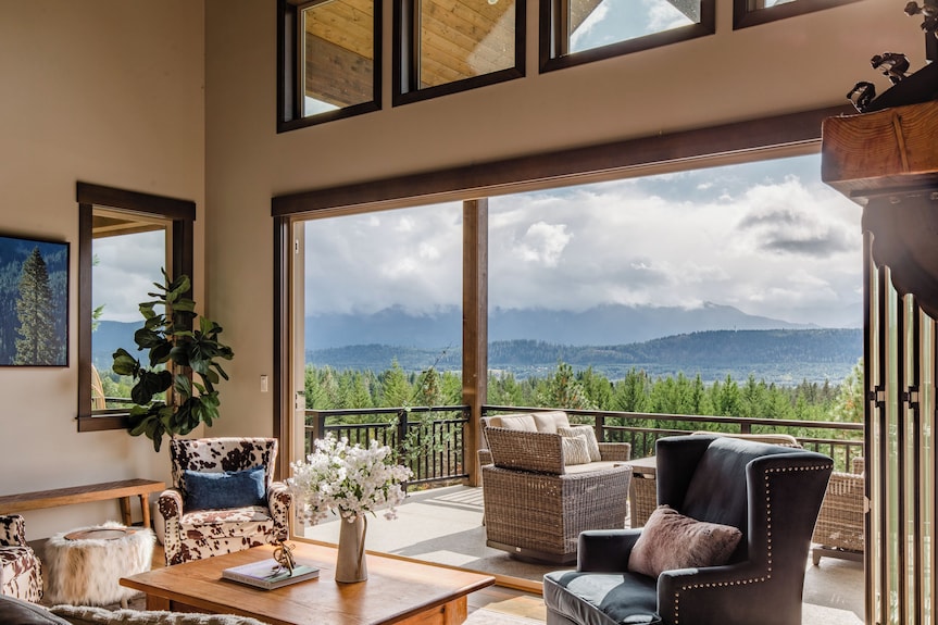 5 Br 4 Ba Home W/hot Tub, Game Room, Large Deck & Spectacular Mountain Views! - Washington