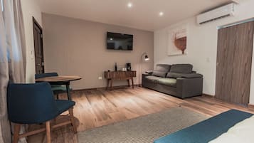 Quarto Standard | Sala de estar | Smart TV de 40 polegadas com canais digitais, televisor