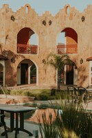 Piscina exterior, da(s) 9:00 à(s) 23:30, guarda-sóis