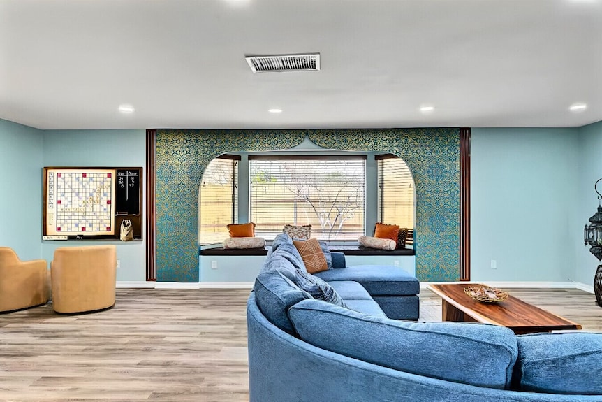 Big Compound | Pool + Hot Tub| Game Room|sleeps 16 - North Las Vegas