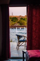 Minibar, camas desdobráveis, roupa de cama fornecida 