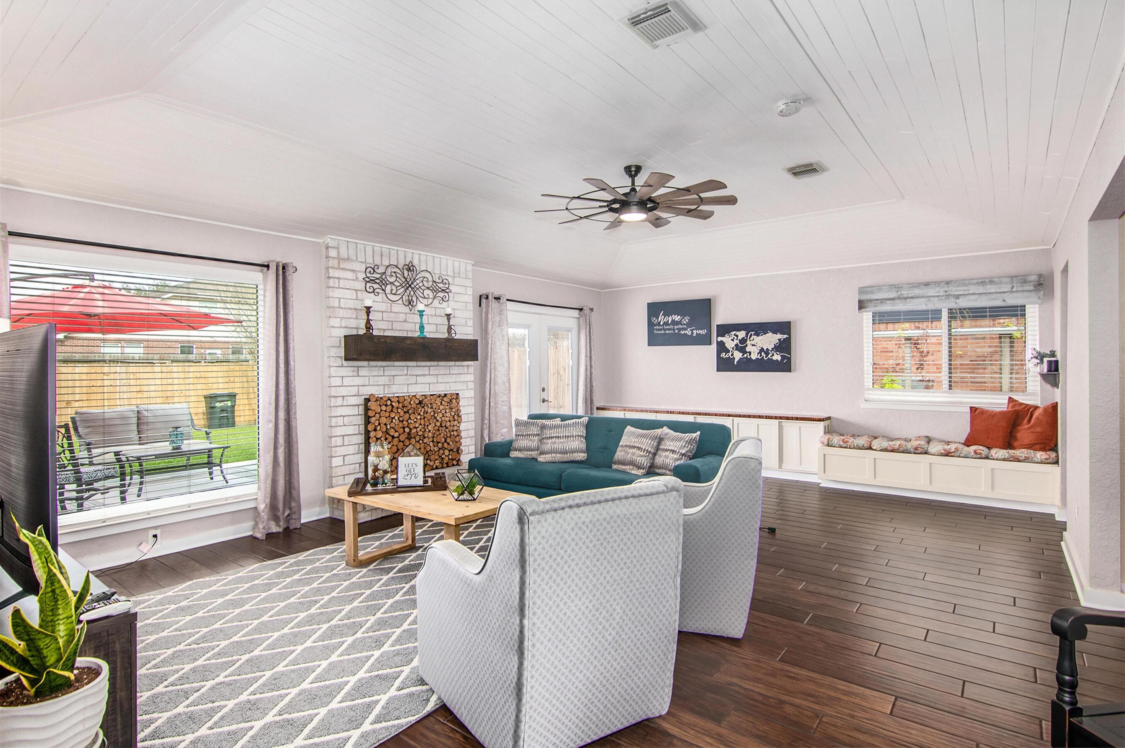 Spacious & Cozy House Near Downtown Houston - Deer Park, TX