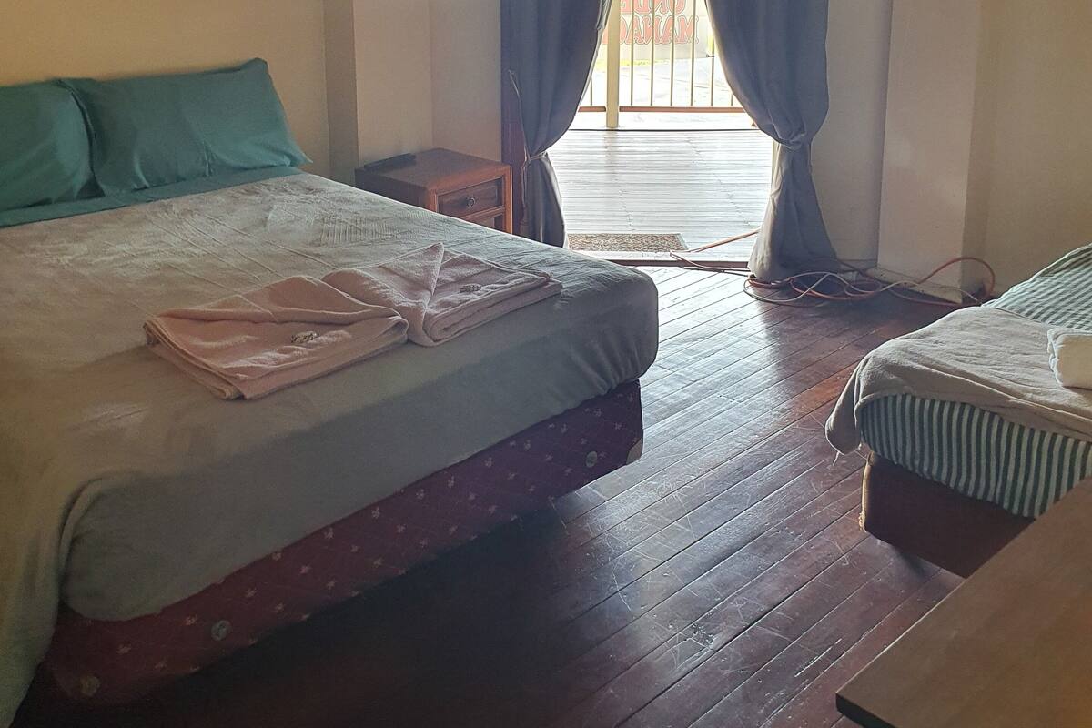 Quarto Duplo ou Twin Tradicional, 1 quarto, vista para a colina