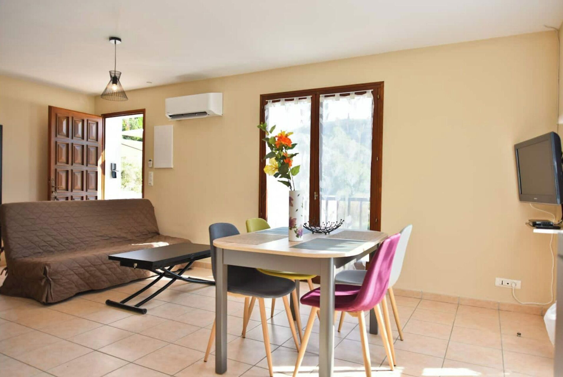 Sunny Location Near The Sea - Korsika