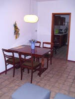 Apartamento, 2 quartos, vista para o jardim | Restaurantes