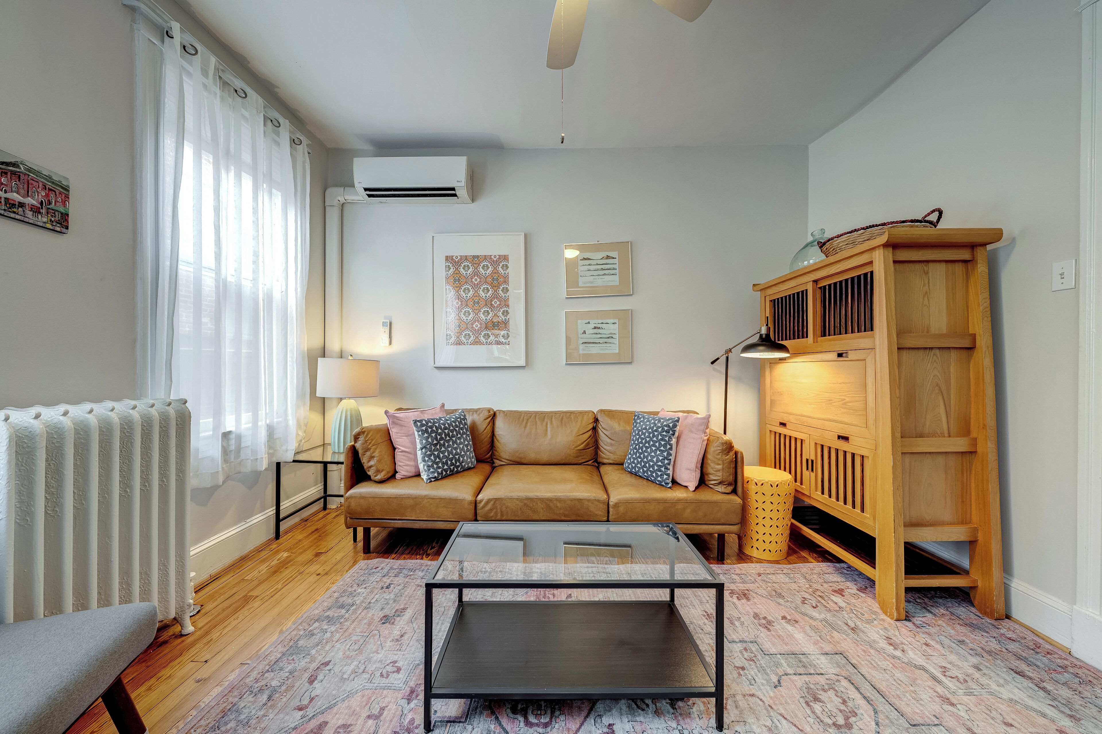 Capitol Hill, 9 Windows, Free Parking, Metro - Washington, D.C., DC