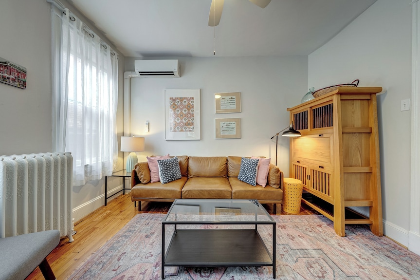 Capitol Hill, 9 Windows, Free Parking, Metro - Washington D. C., DC