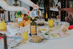Café da manhã continental grátis todos os dias