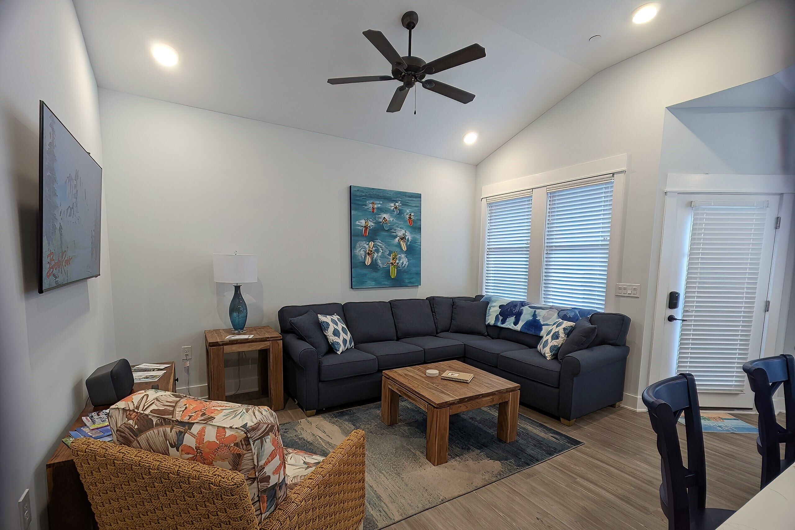 King & Bunk Beds, Beach Parking Pass, & Pets Stay Free - Corolla, NC