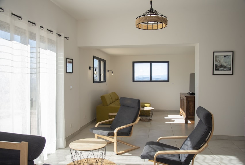 A Beautiful Villa With A Spacious Heated Pool That Will Enchant Your Vacations. - Barjac