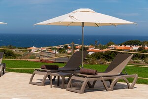 Piscina externa sazonal