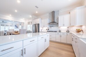 Casa, várias camas (Happily Eva After at Prominence 30A ) | Cozinha privada