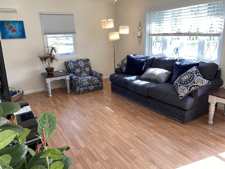 Cheerful 2 Bedroom House With Off Street Parking - Cayuga Lake State Park, Seneca Falls