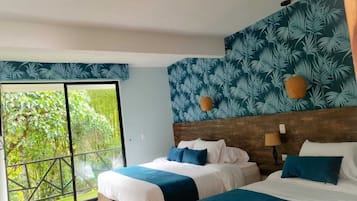 Habitación Cuádruple, balcón | Roupas de cama de algodão egípcio, roupas de cama premium, frigobar