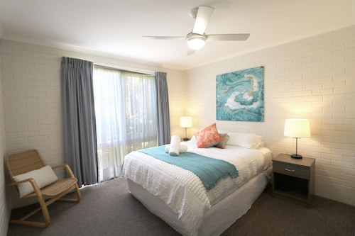 Poolside At Calendo -5+ Nights - Merimbula