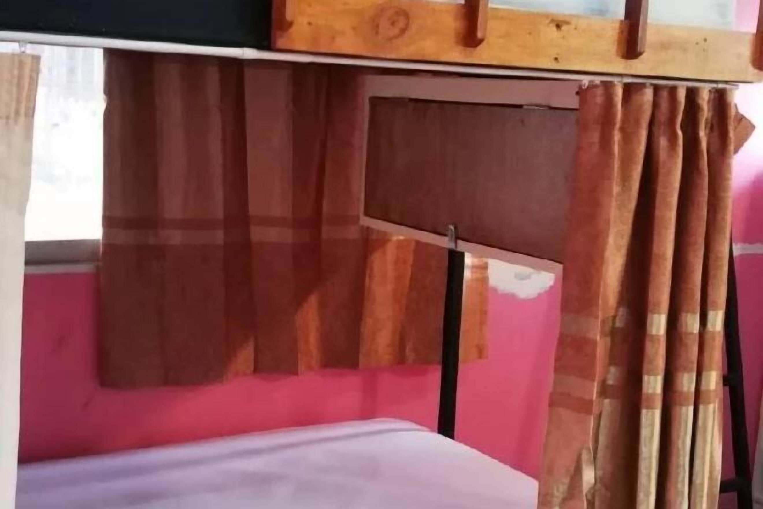 Wi-fi grátis, roupa de cama fornecida 