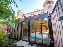 Quarto Deluxe, acessível, pátio | Terraço/pátio interior