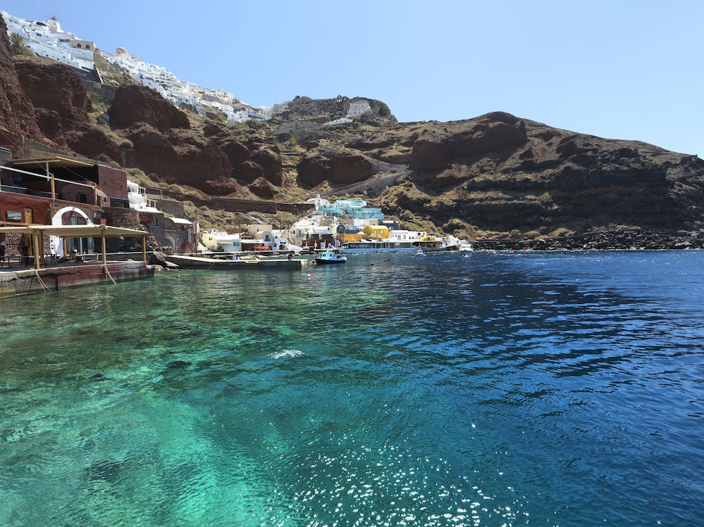 Secret Gem Suites - Santorini