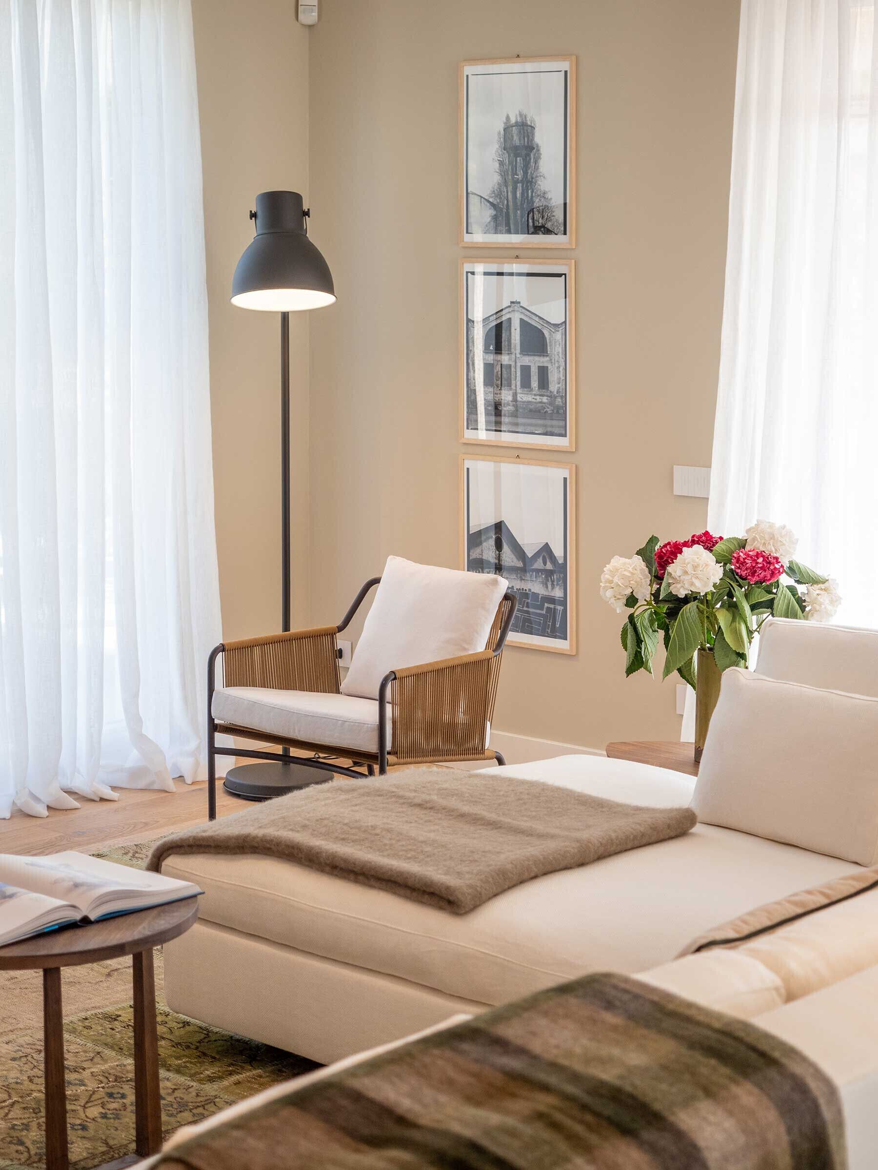 Elegant And Spacious Villa With Pool And Garden In The Bogogno Golf Club - Momo