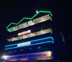 Fachada do alojamento (tarde/noite)