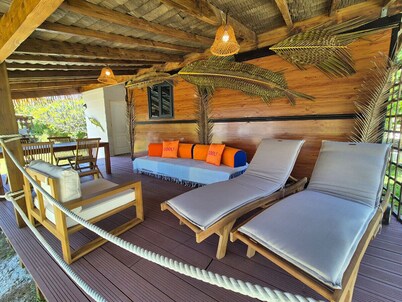 Moana Breeze Eco Lodge