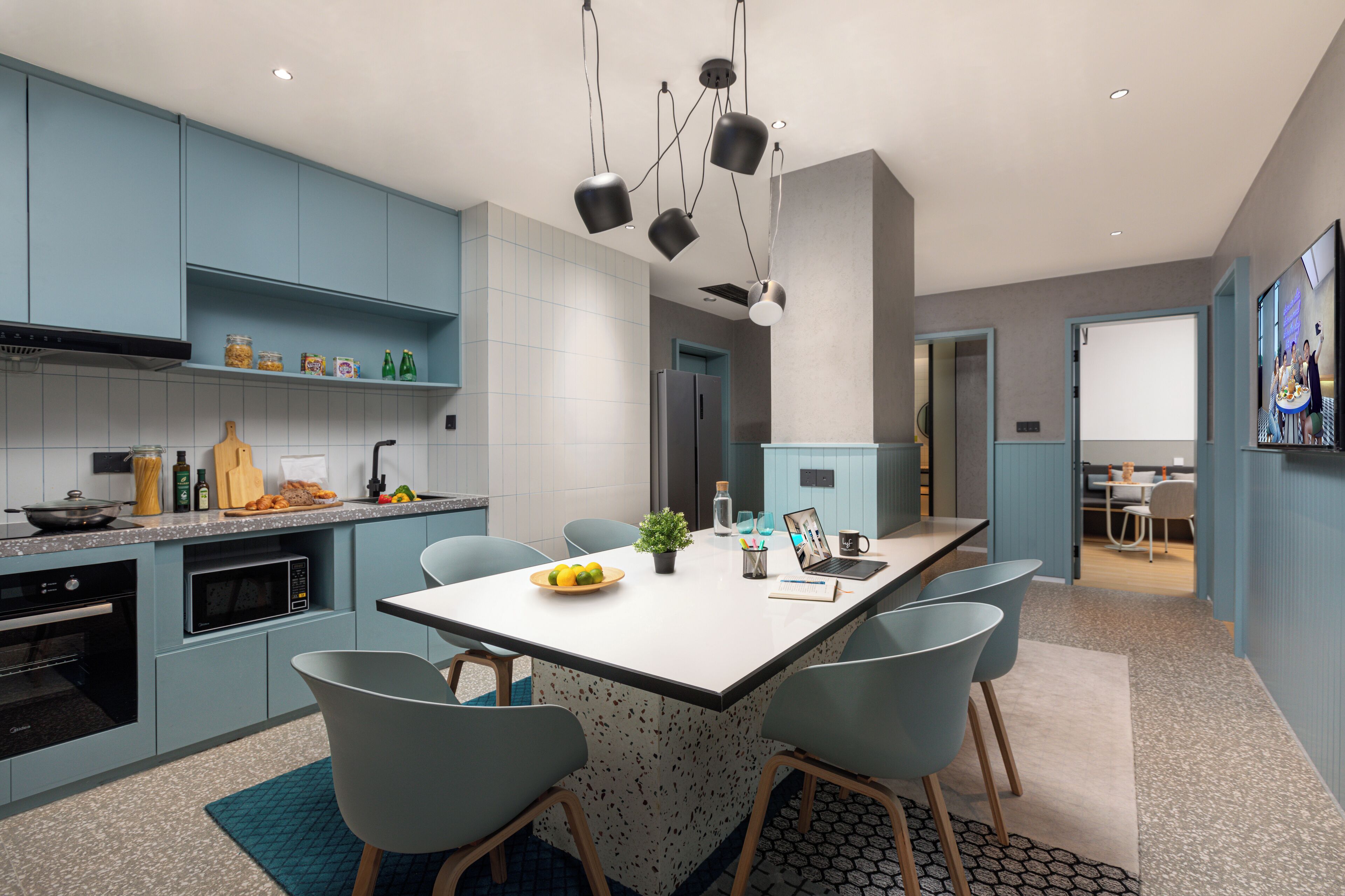 Quarto Comfort (All Together) | Cofre no quarto, com decoração personalizada, secretária 