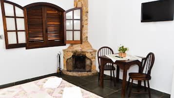 Quarto clássico | Frigobar, escrivaninha, Wi-Fi de cortesia, roupa de cama