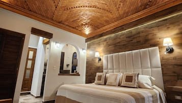 Quarto Deluxe, 1 cama king-size, varanda, vista para a montanha | 1 quarto, roupa de alta qualidade, edredões de penas