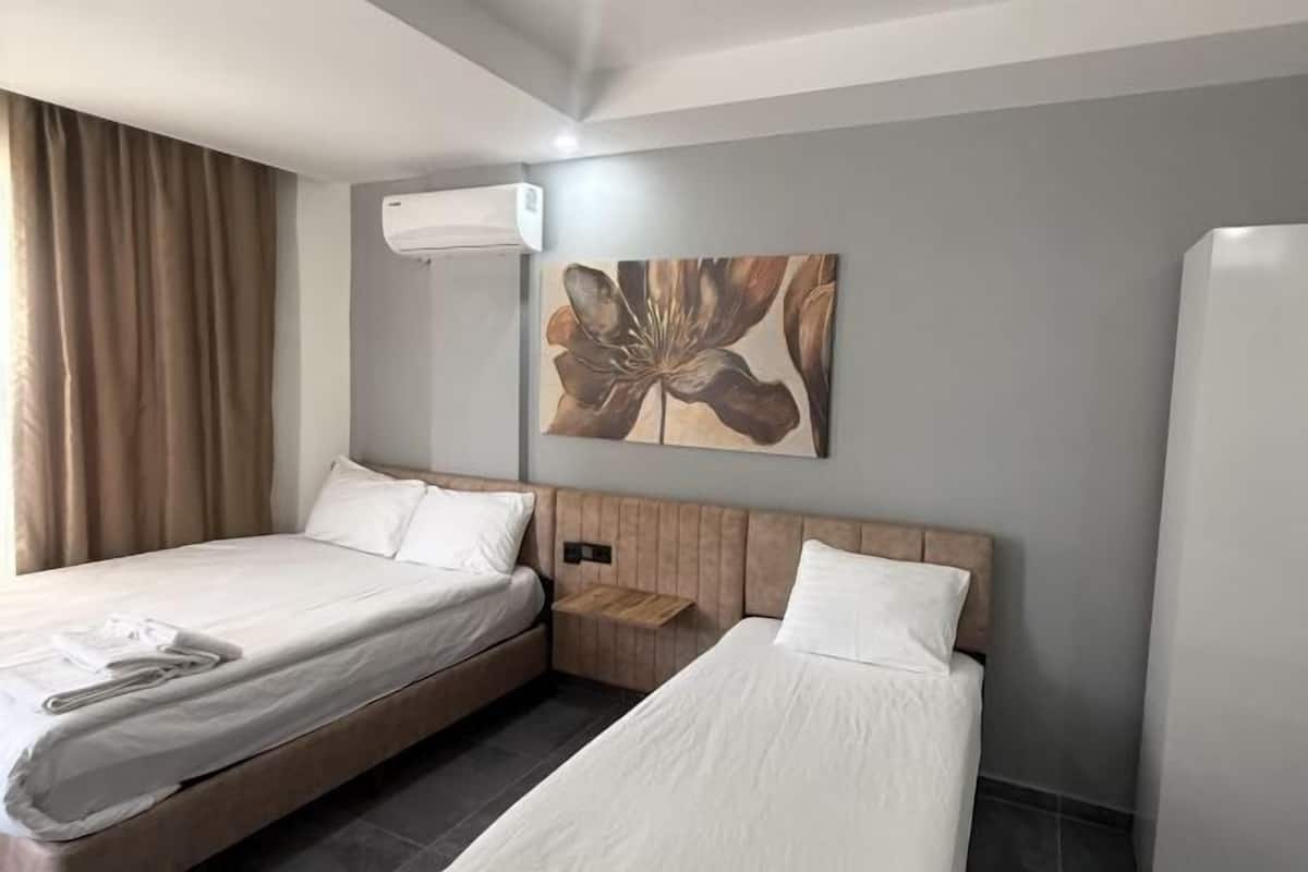 Frigobar, cofres nos quartos, cortinas blackout
