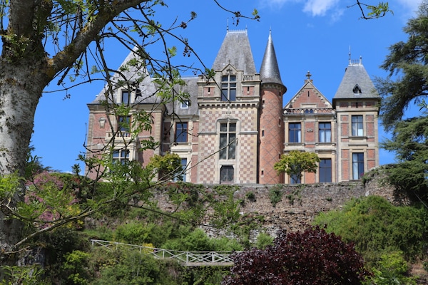 Gite Les Moutons. Beautiful, Converted Longere Overlooking Woodland. - Orne