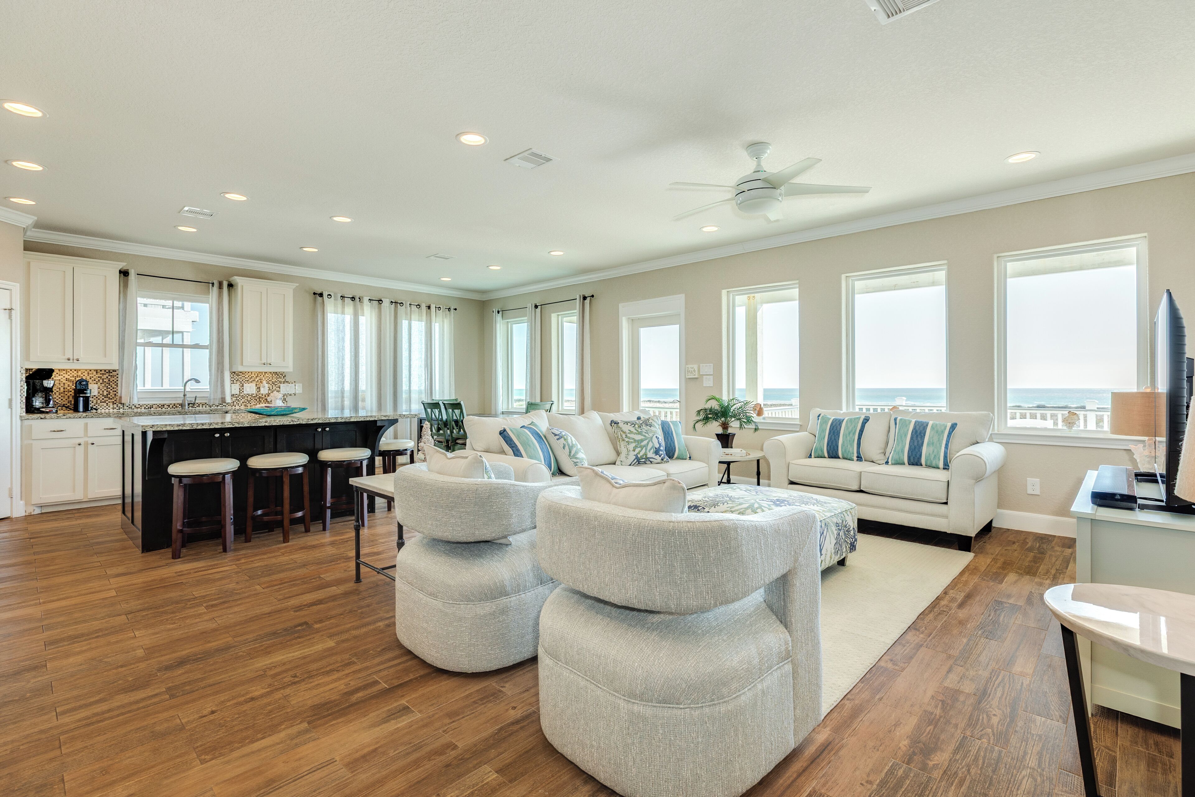 Beachside Home W\/ Gulf Views Built 2019, 3 Decks, Pointe West Resort Amenities - Galveston, TX