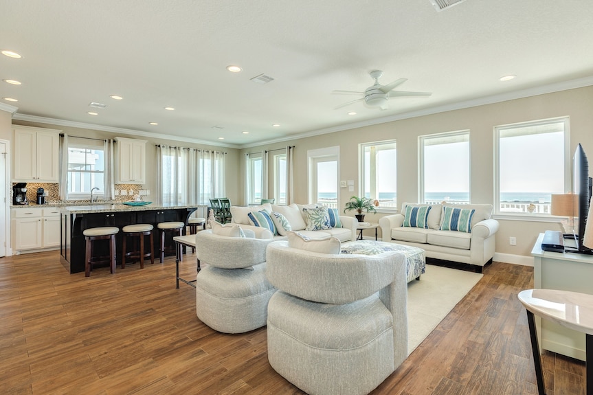 Beachside Home W\/ Gulf Views Built 2019, 3 Decks, Pointe West Resort Amenities - Galveston, TX