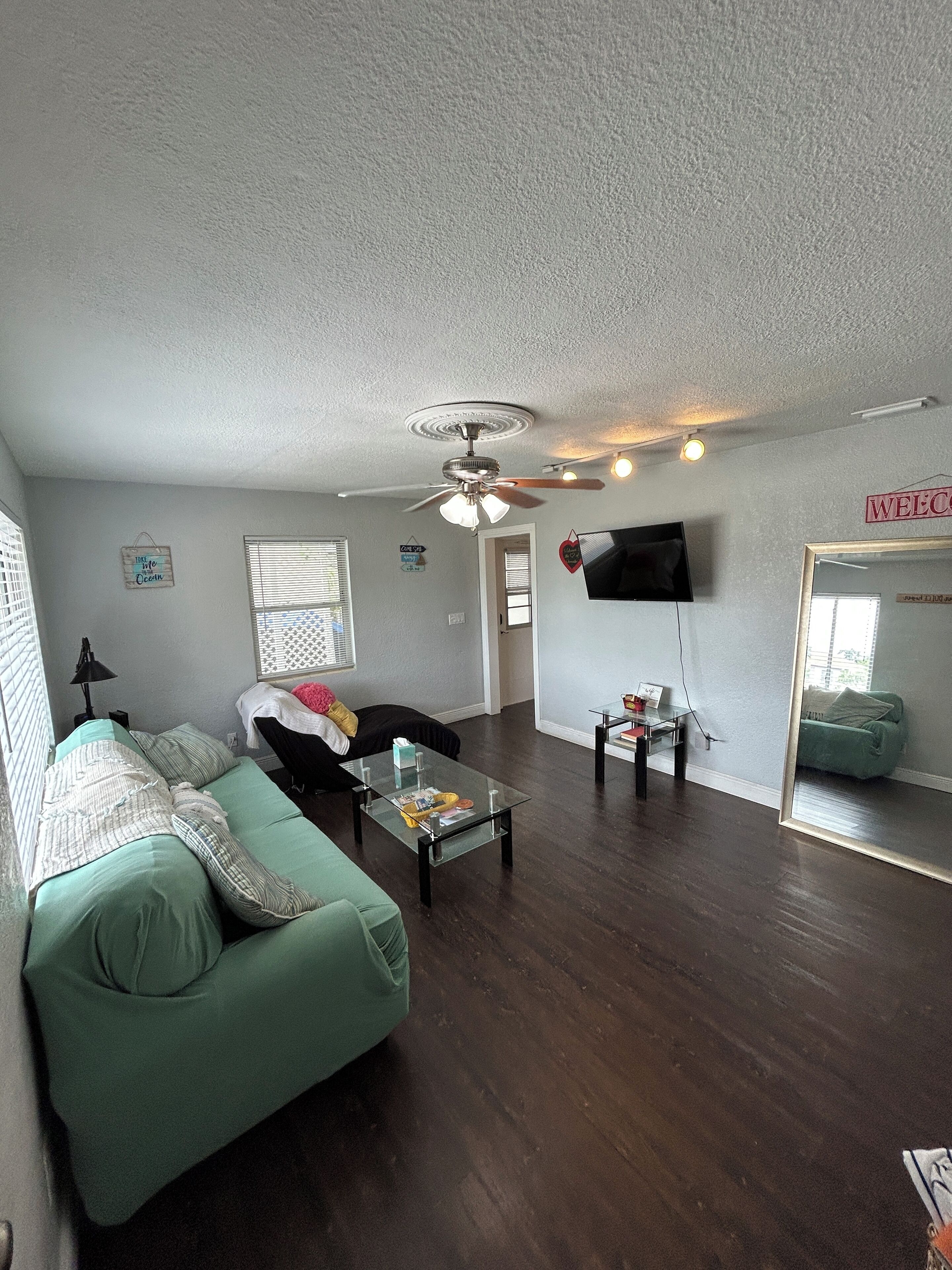 Most Comfortable Bed  Pet Friendly  2 Baths  4 Beds  4mi To Clearwater Beach - Clearwater Beach, FL